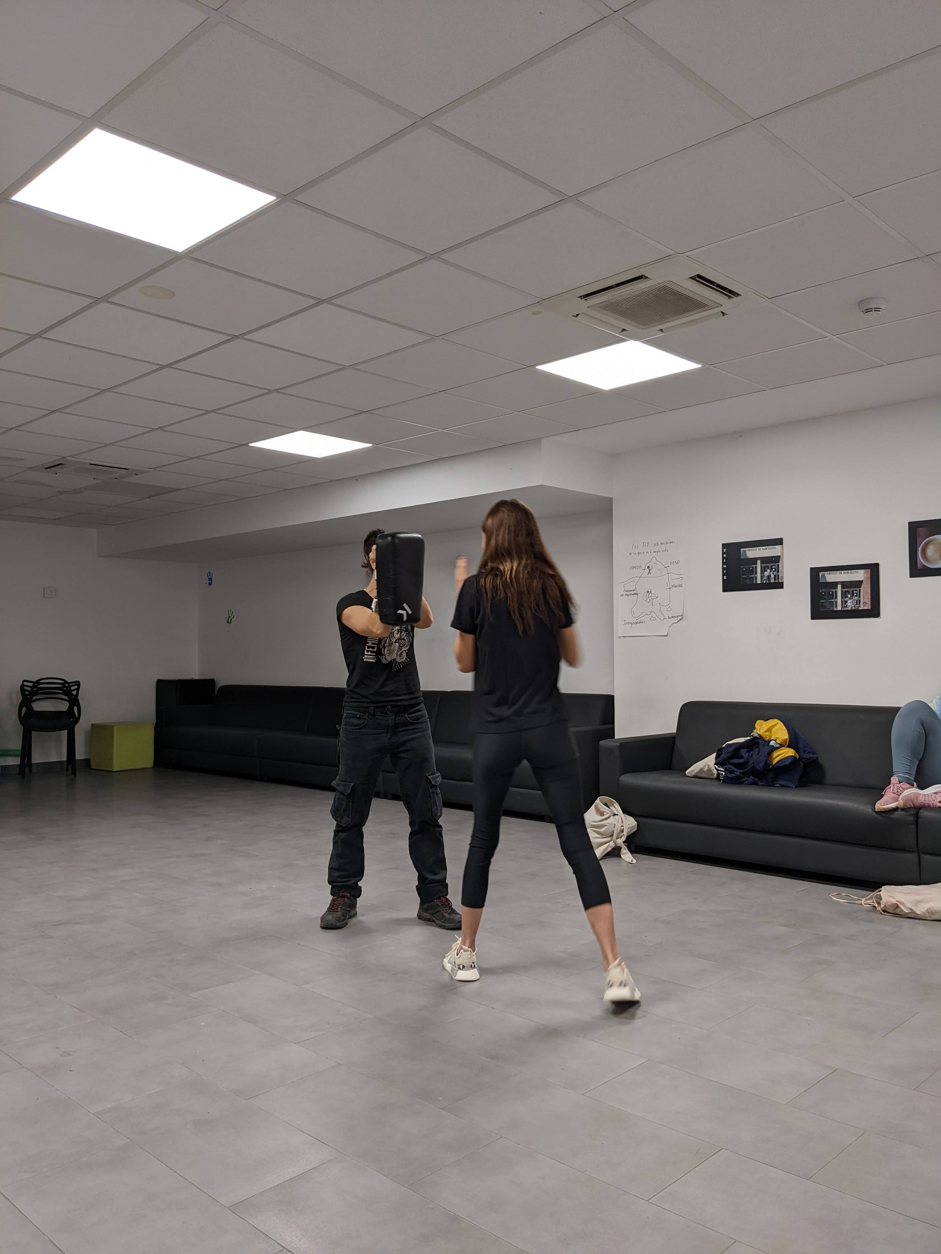 Taller de Autodefensa Feminista en Ita Avenir | ITA | Especialistas en ...